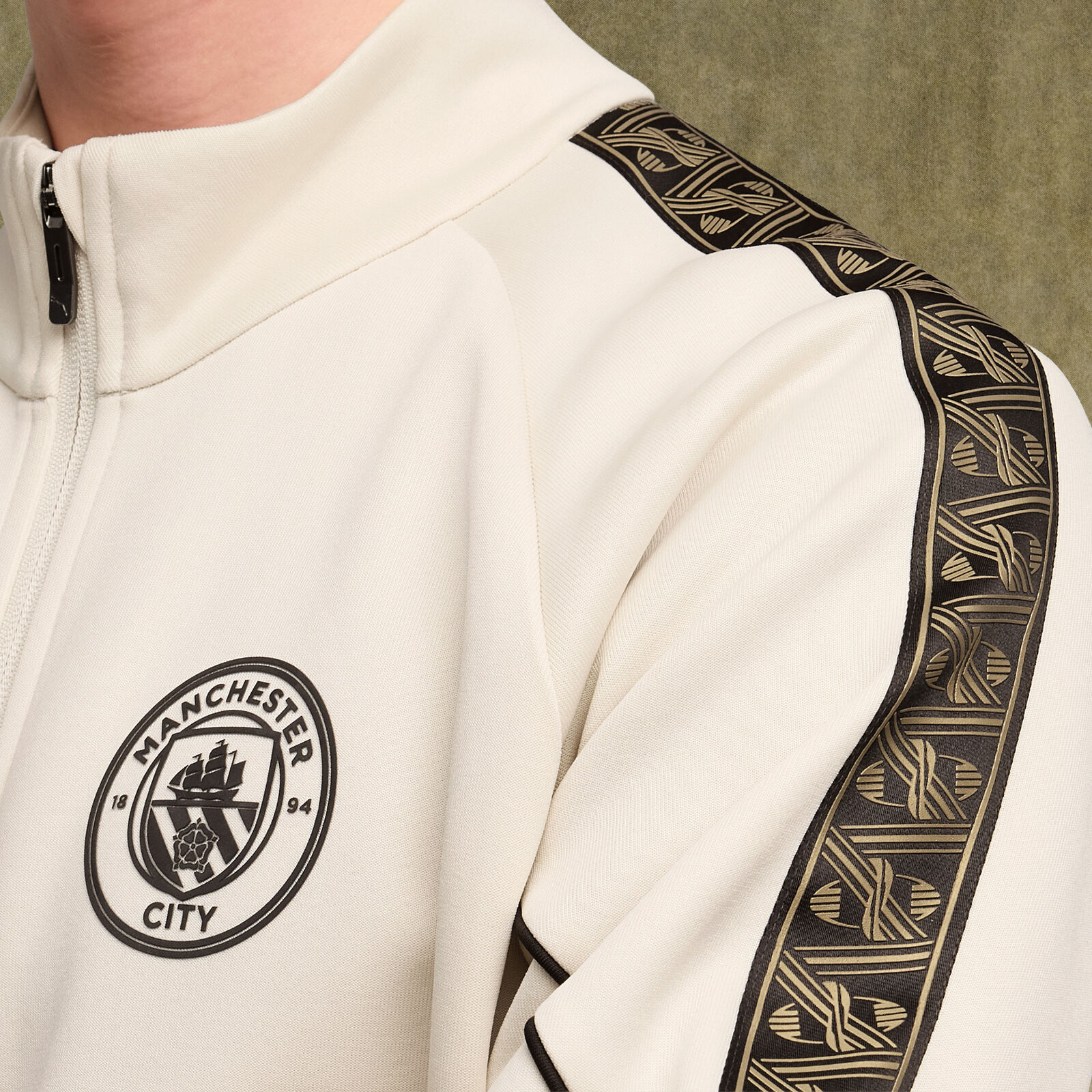 Manchester City Pre-Match KING Anthem Jacket | Official Man City Store